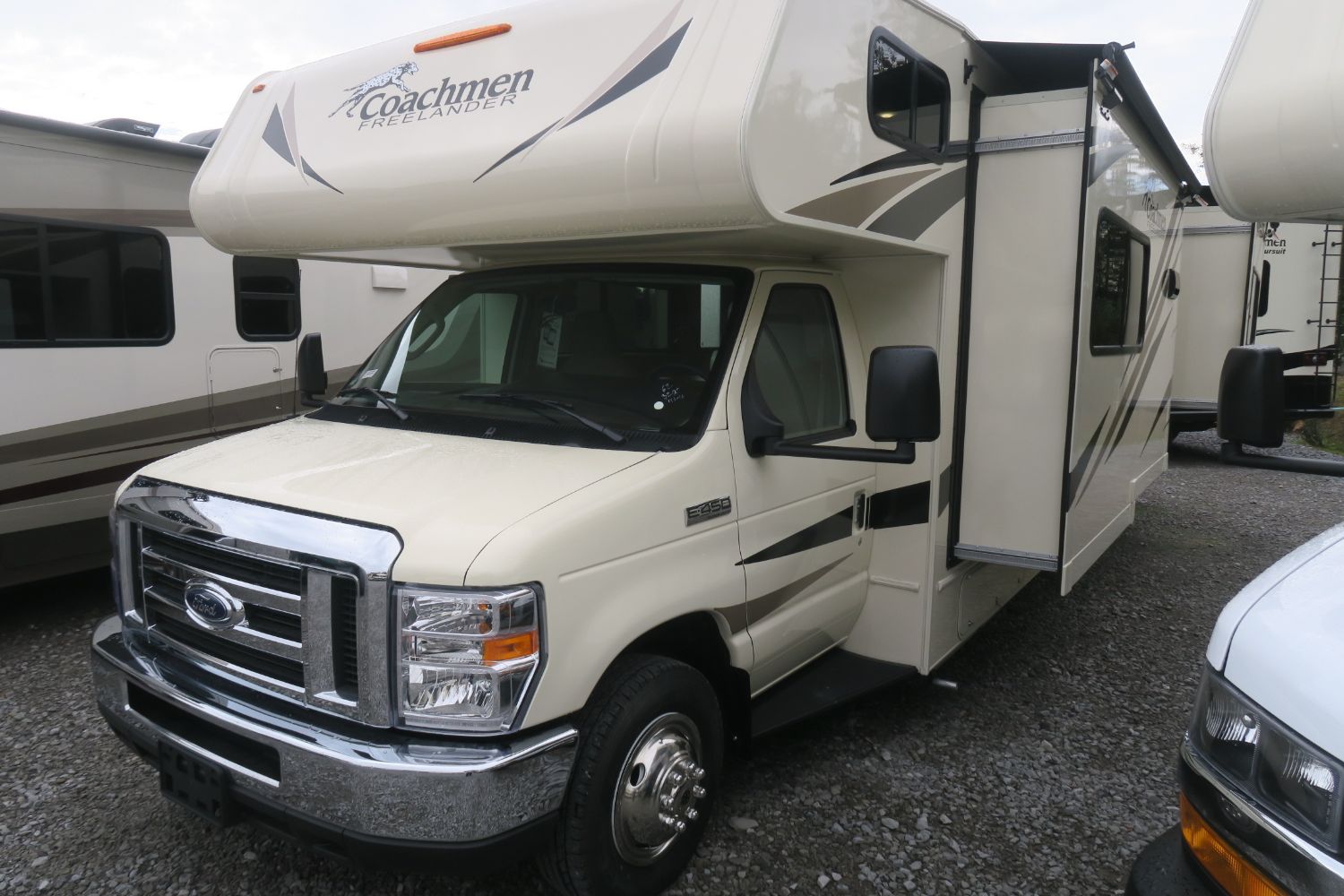 NEW 2019 FREELANDER 32DS - Overview | Berryland Campers