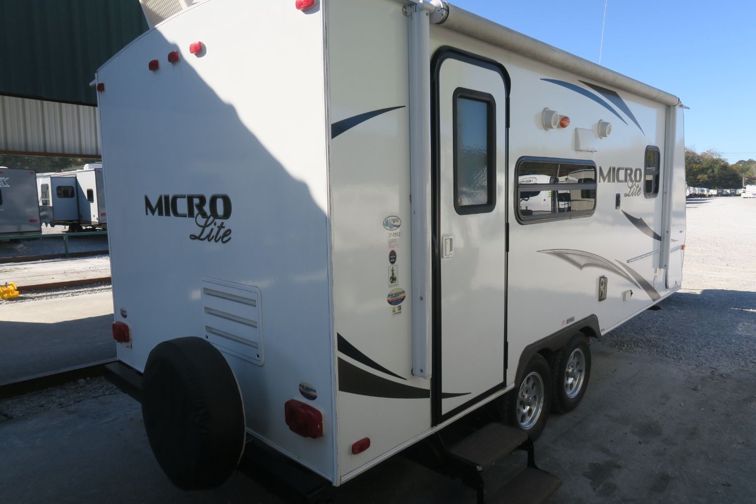 USED 2013 FLAGSTAFF MICRO LITE 21FBRS - Overview | Berryland Campers
