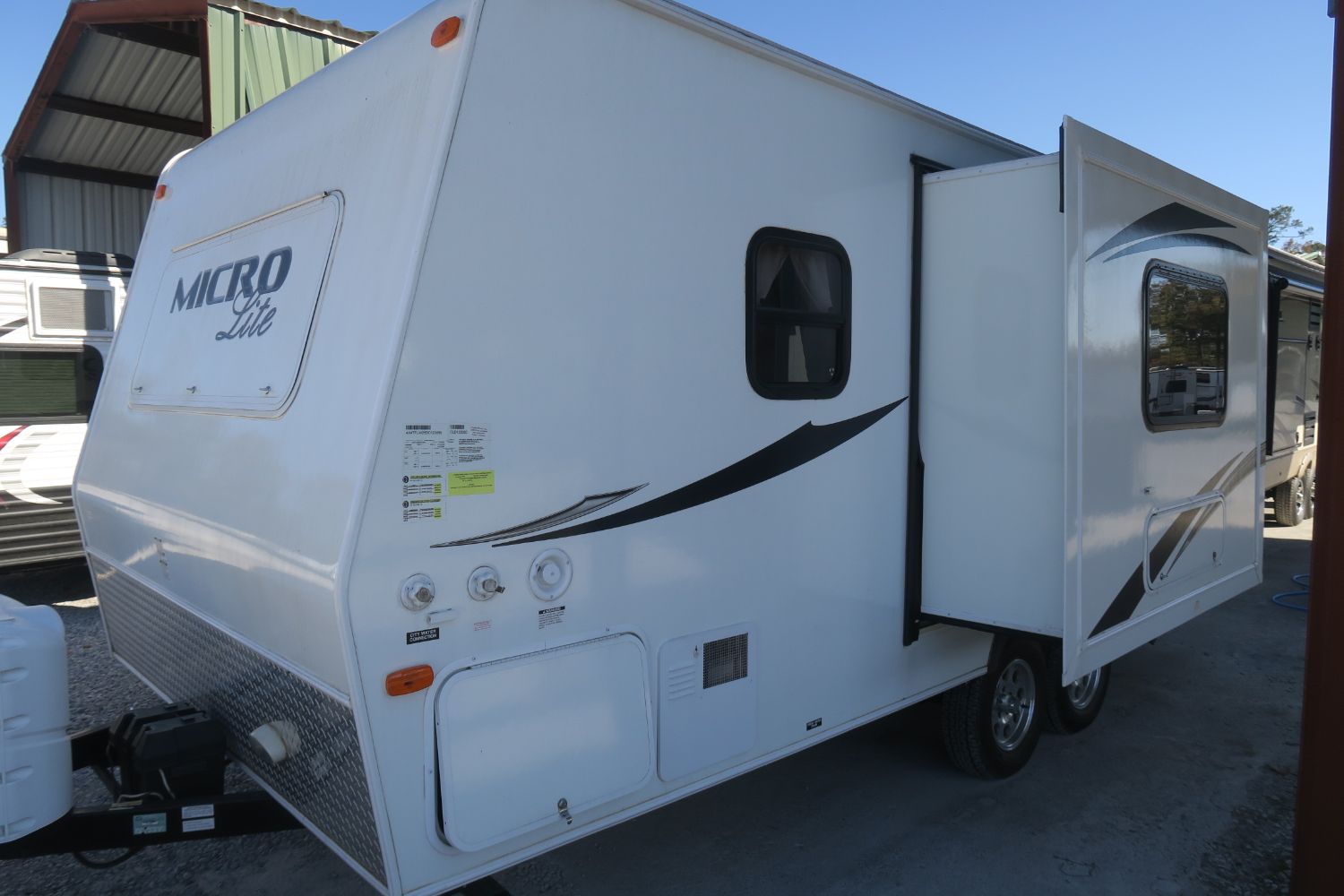 USED 2013 FLAGSTAFF MICRO LITE 21FBRS - Overview | Berryland Campers