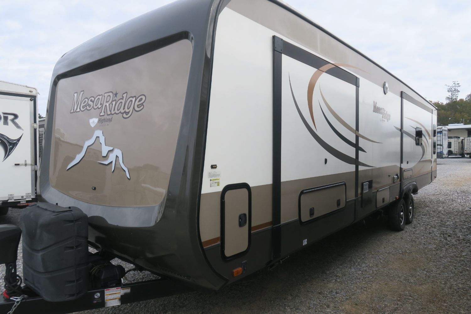 USED 2017 MESA RIDGE ROAMER 323RLS - Overview | Berryland Campers