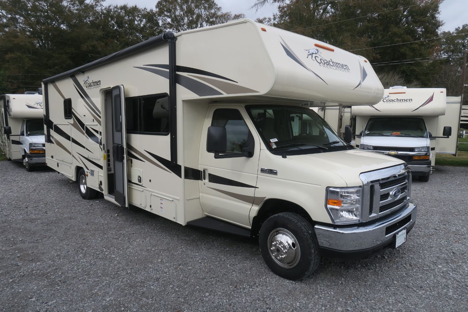 NEW 2019 FREELANDER BIG SHOWER 32DS - Overview | Berryland Campers