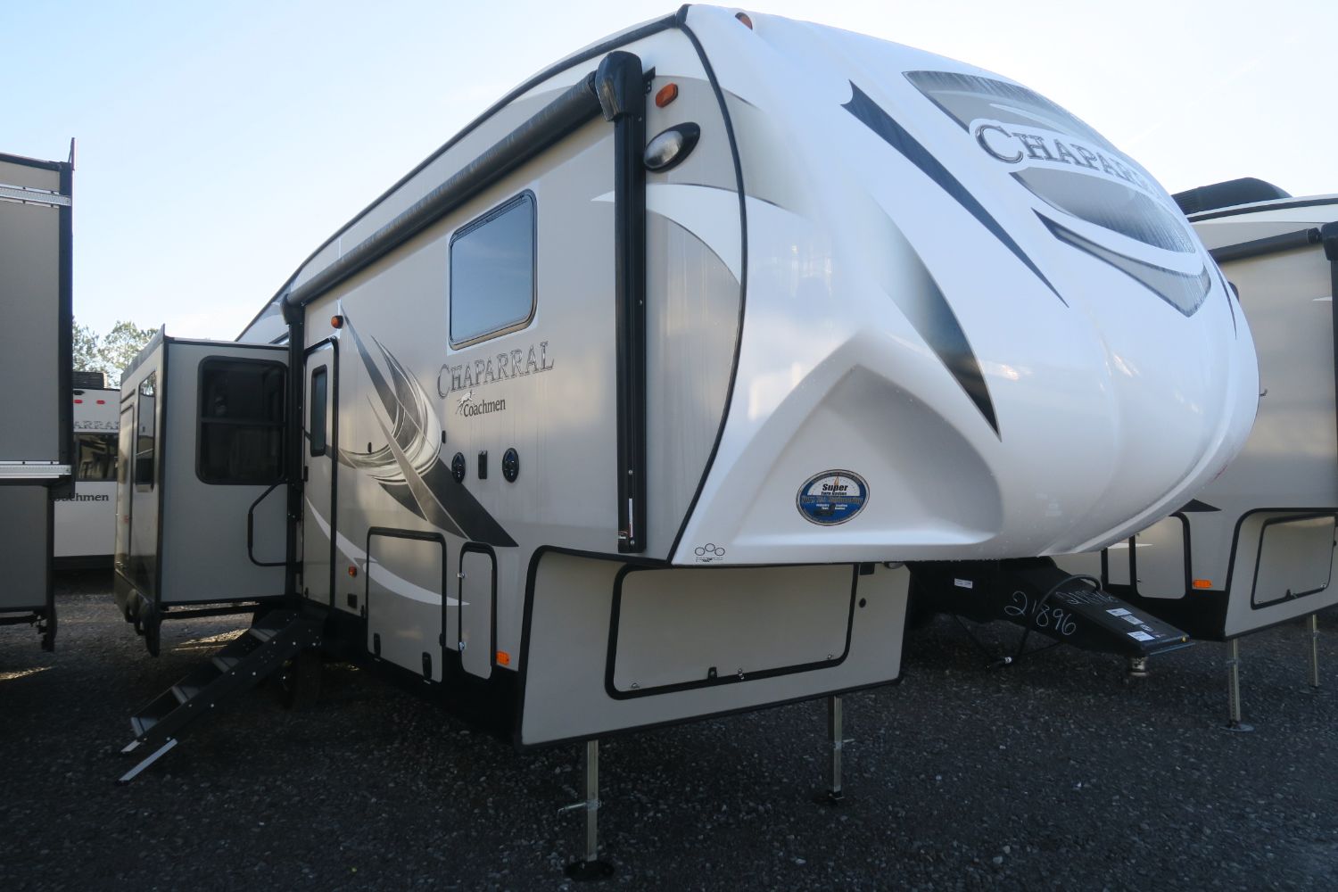 NEW 2019 CHAPARRAL 298RLS - Overview | Berryland Campers