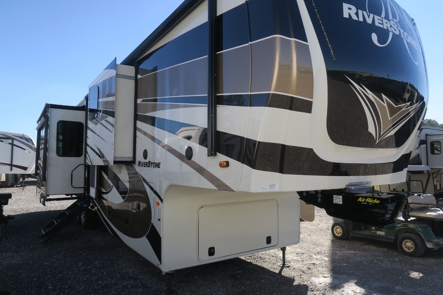 NEW 2019 RIVERSTONE 39RKFB - Overview | Berryland Campers