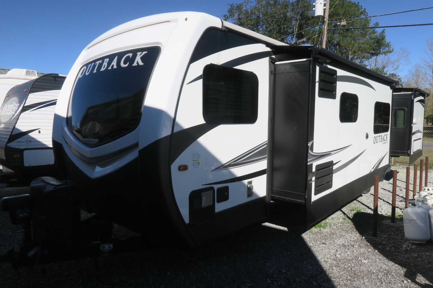 USED 2017 KEYSTONE OUTBACK 332FK - Overview | Berryland Campers