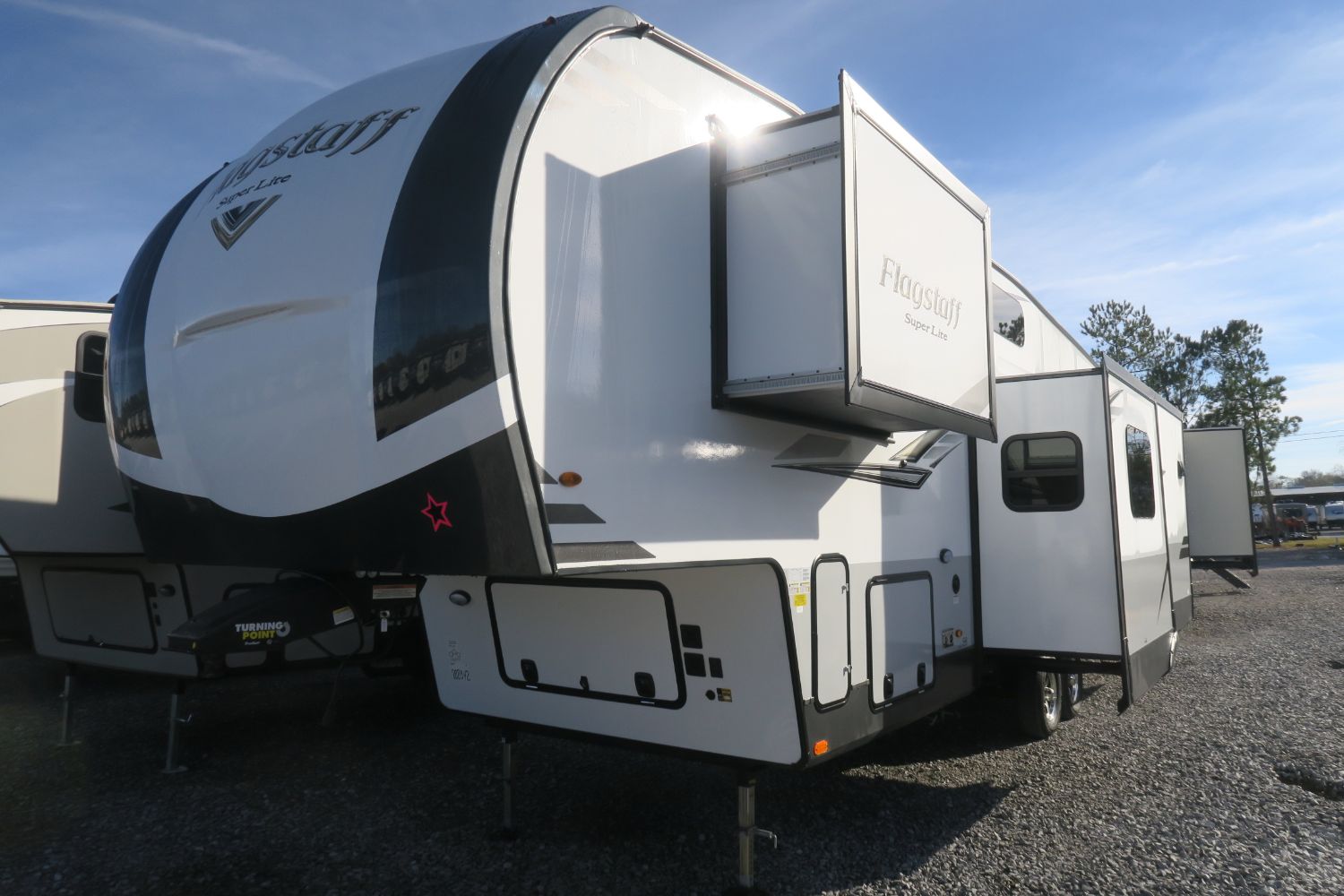 NEW 2019 FLAGSTAFF SUPER LITE 529MBS - Overview | Berryland Campers