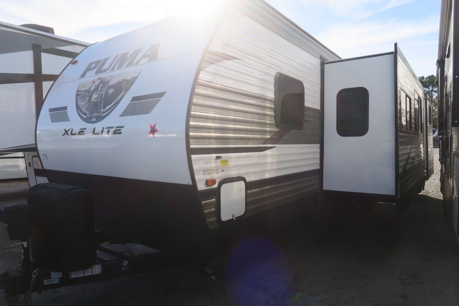 NEW 2019 PUMA XLE LITE 31BHSC - Overview | Berryland Campers