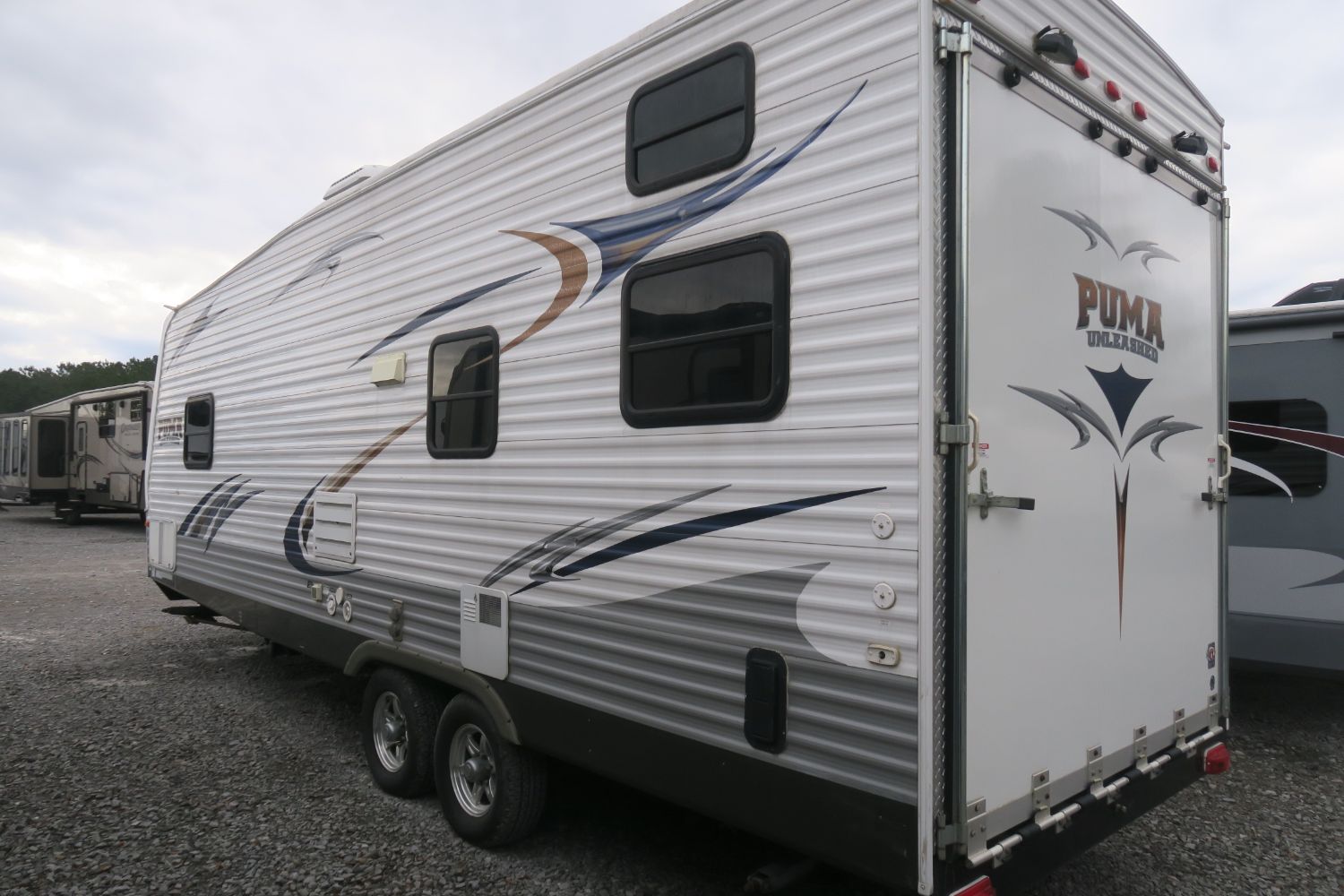 USED 2011 PUMA UNLEASHED 27SBU - Overview | Berryland Campers