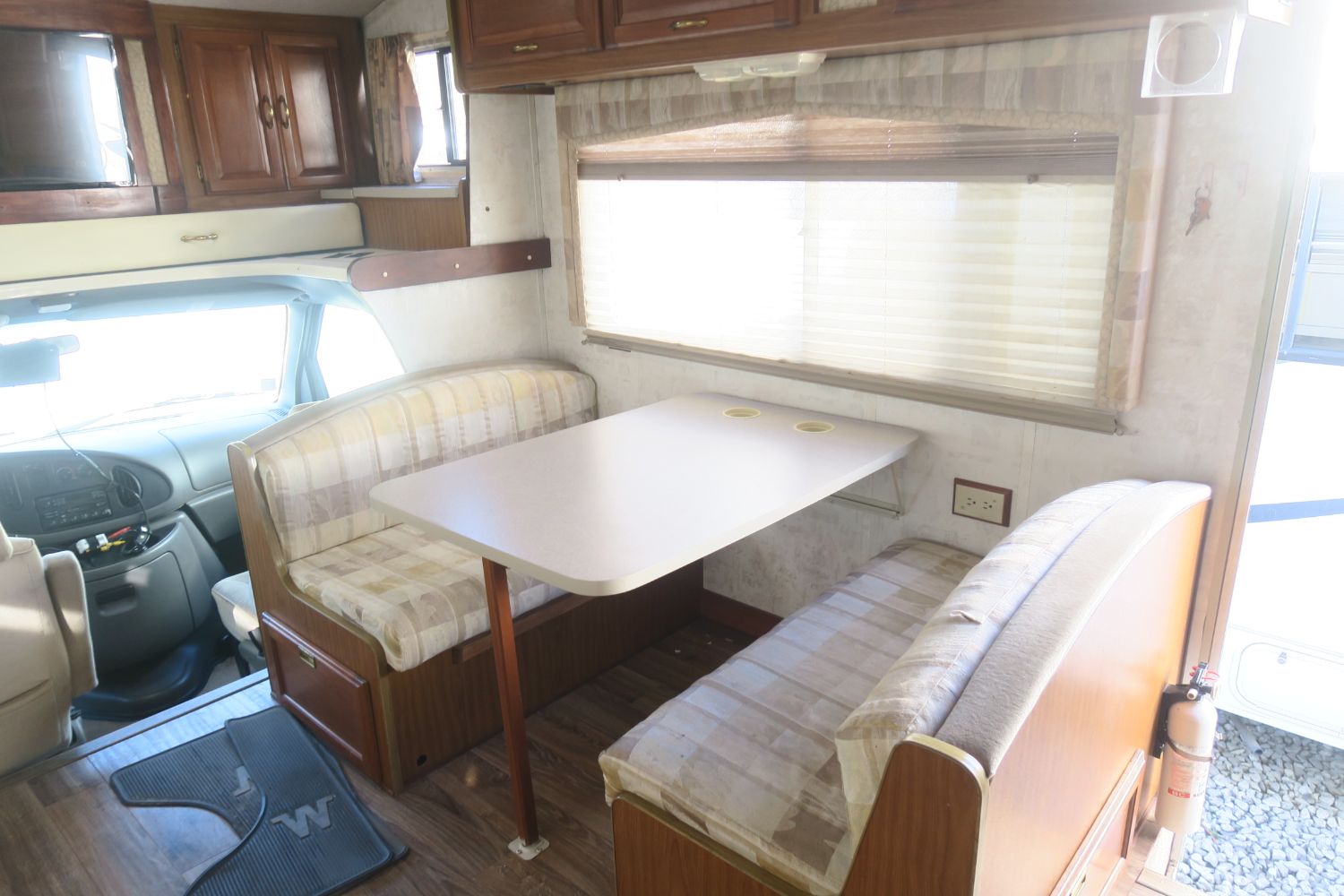 USED 1999 WINNEBAGO MINNIE WINNIE - Overview | Berryland Campers
