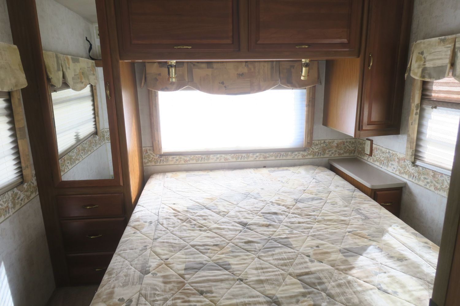 USED 1999 WINNEBAGO MINNIE WINNIE - Overview | Berryland Campers