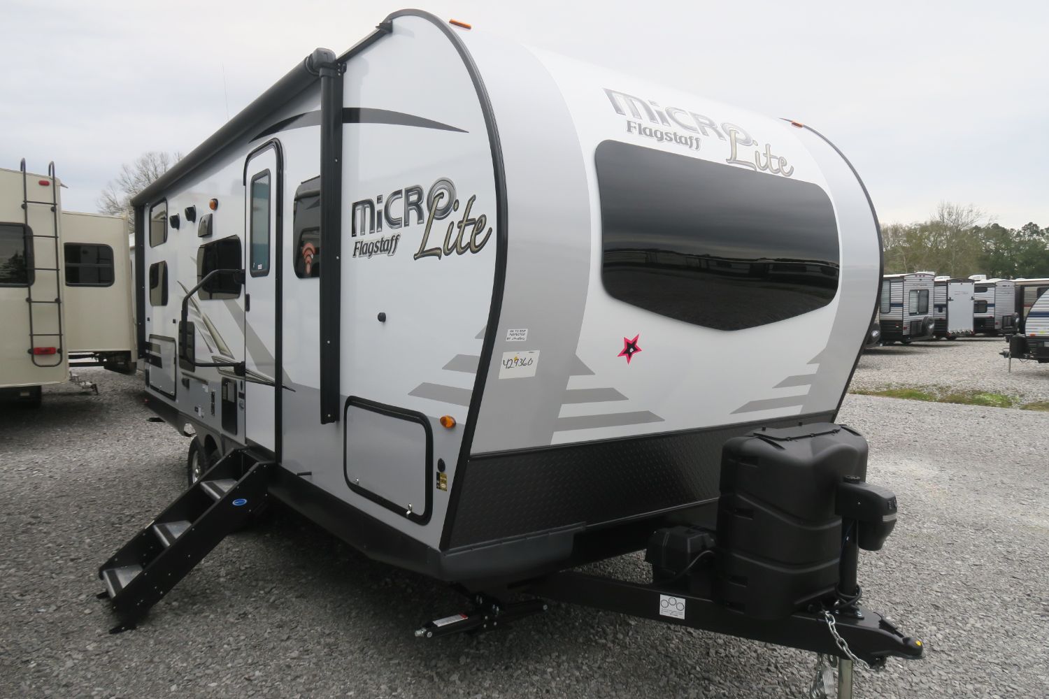 NEW 2019 FLAGSTAFF MICRO LITE 25BRDS - Overview | Berryland Campers