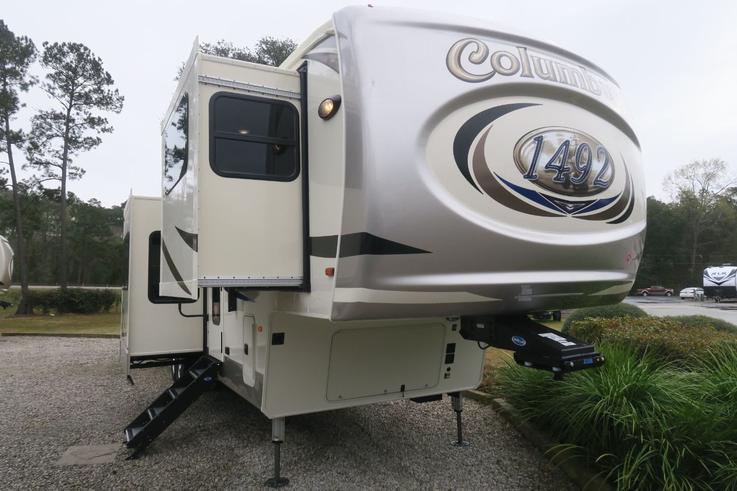 NEW 2019 COLUMBUS 1492 389FL - Overview | Berryland Campers