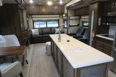 NEW 2019 COLUMBUS 1492 366RL - Overview | Berryland Campers