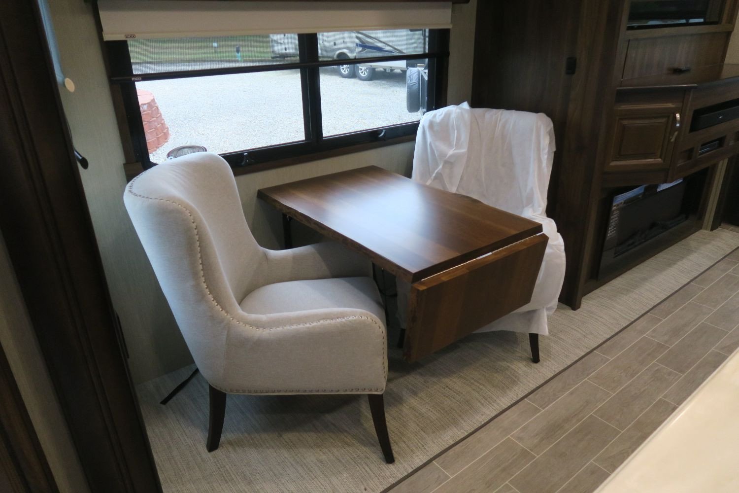 NEW 2019 COLUMBUS 1492 366RL - Overview | Berryland Campers