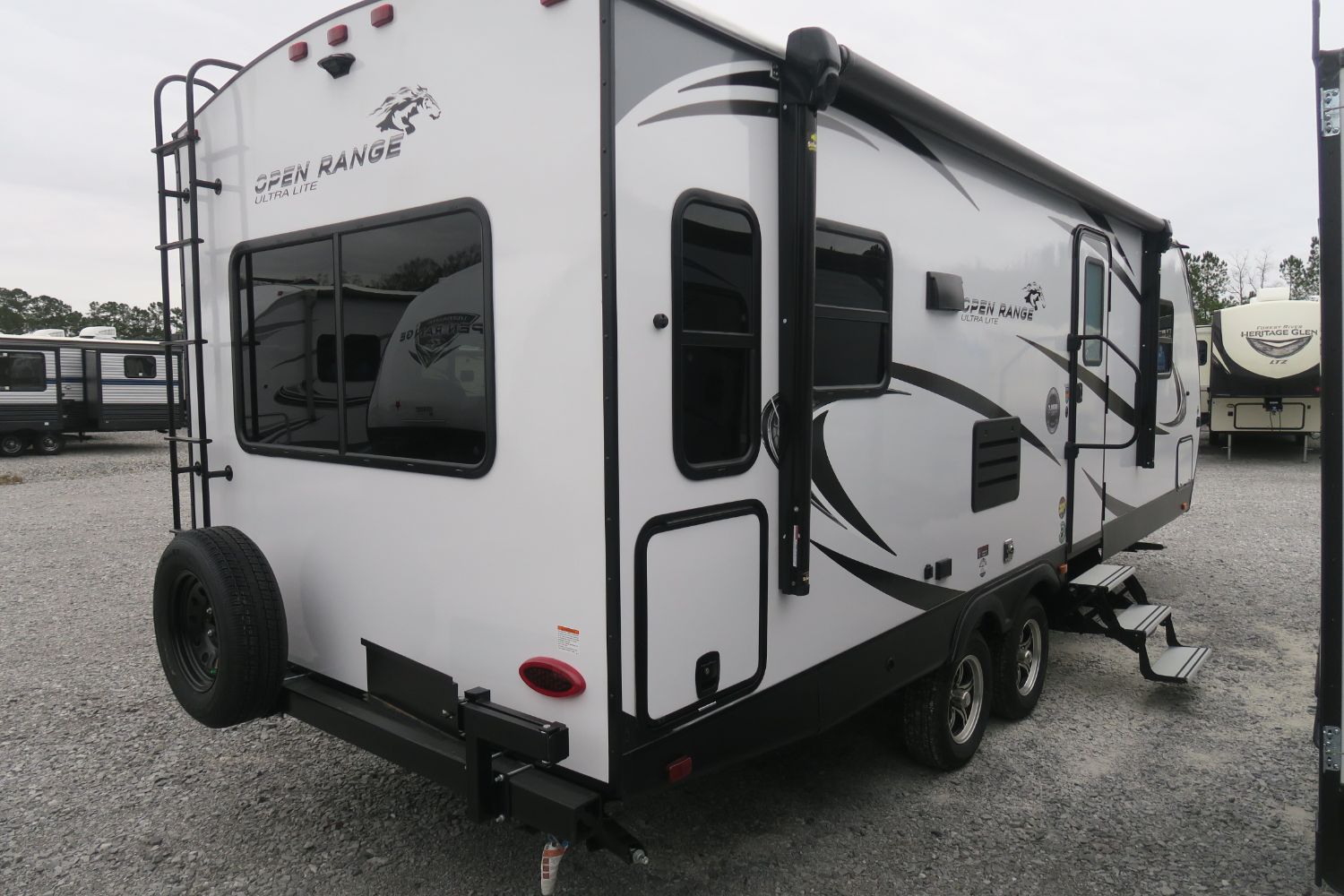 NEW 2019 OPEN RANGE ULTRA LITE 2410RL - Overview | Berryland Campers