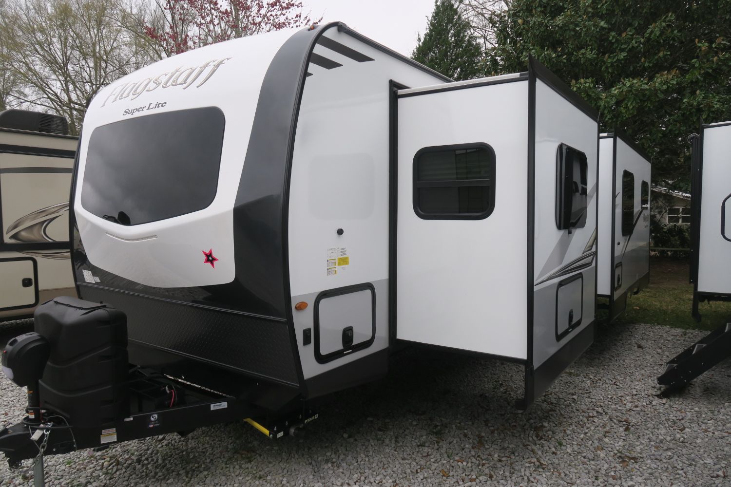 NEW 2019 FLAGSTAFF SUPER LITE 29RBSD - Overview | Berryland Campers