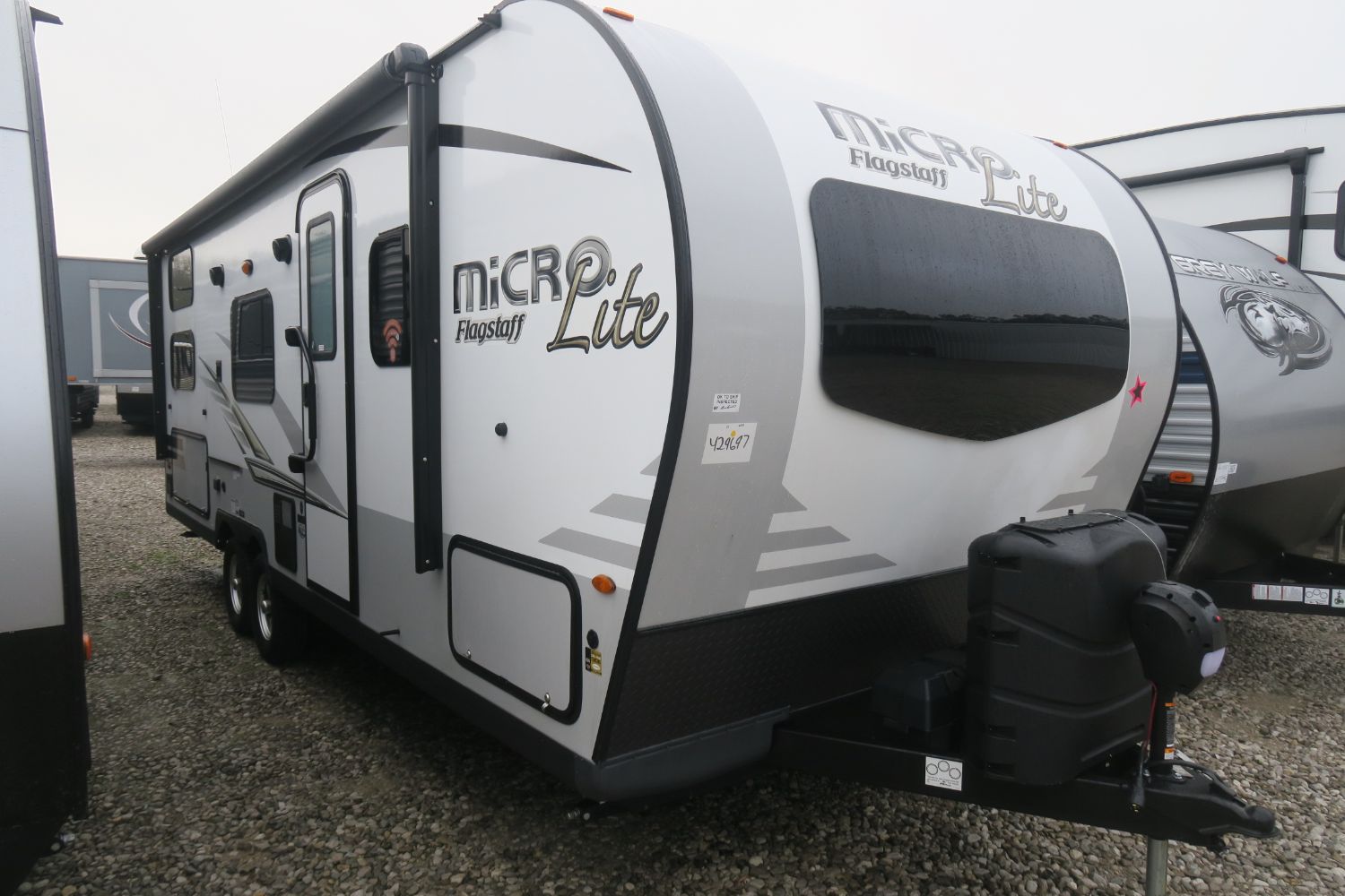 NEW 2019 FLAGSTAFF MICRO LITE 25LB - Overview | Berryland Campers