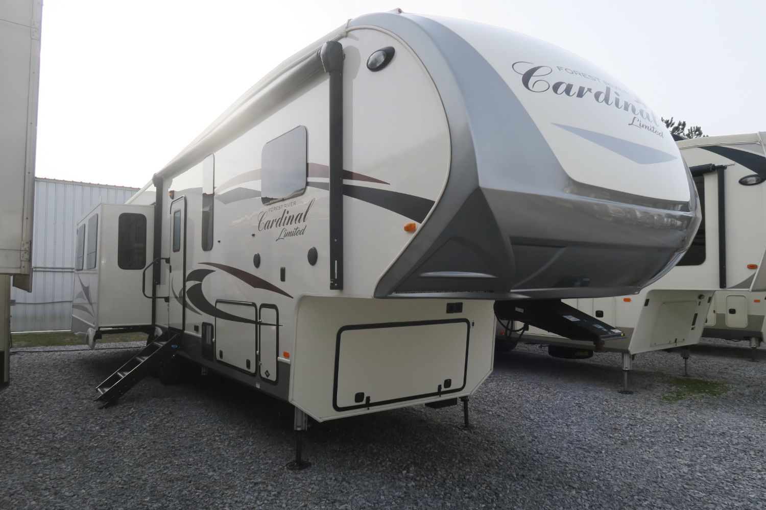 NEW 2019 CARDINAL LIMITED 3655RSLE - Overview | Berryland Campers