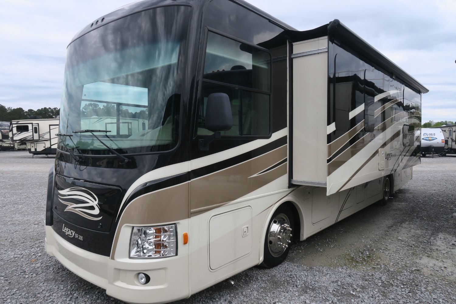 USED 2015 FOREST RIVER LEGACY 340BH - Overview | Berryland Campers