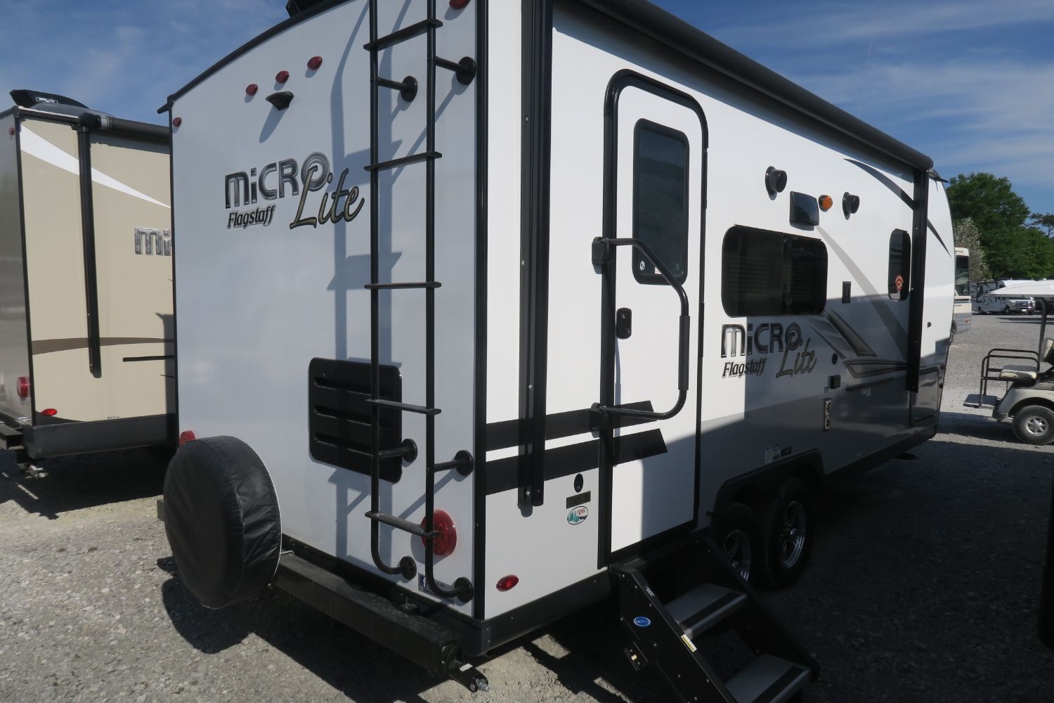 NEW 2019 FLAGSTAFF MICRO LITE 21FBRS - Overview | Berryland Campers