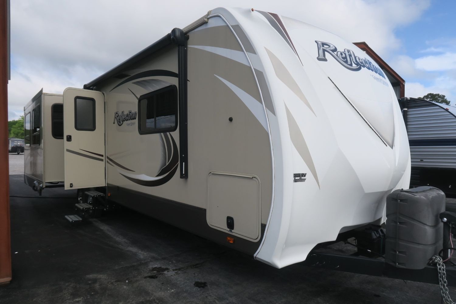 USED 2016 REFLECTION 313RLTS - Overview | Berryland Campers