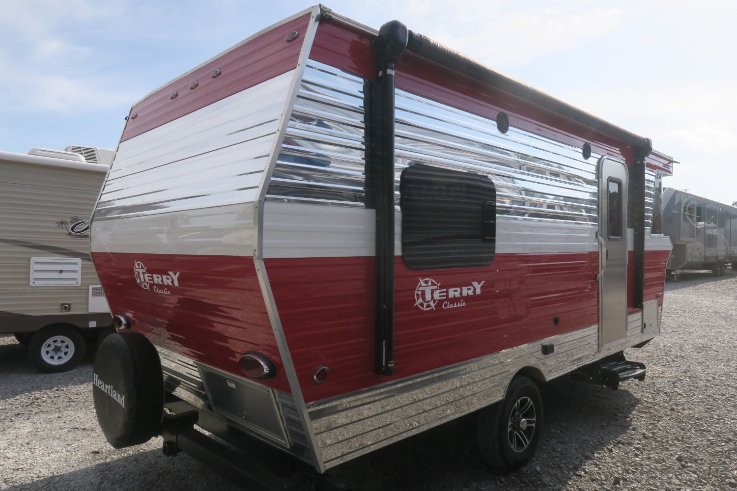 USED 2018 TERRY RETRO 21V - Overview | Berryland Campers