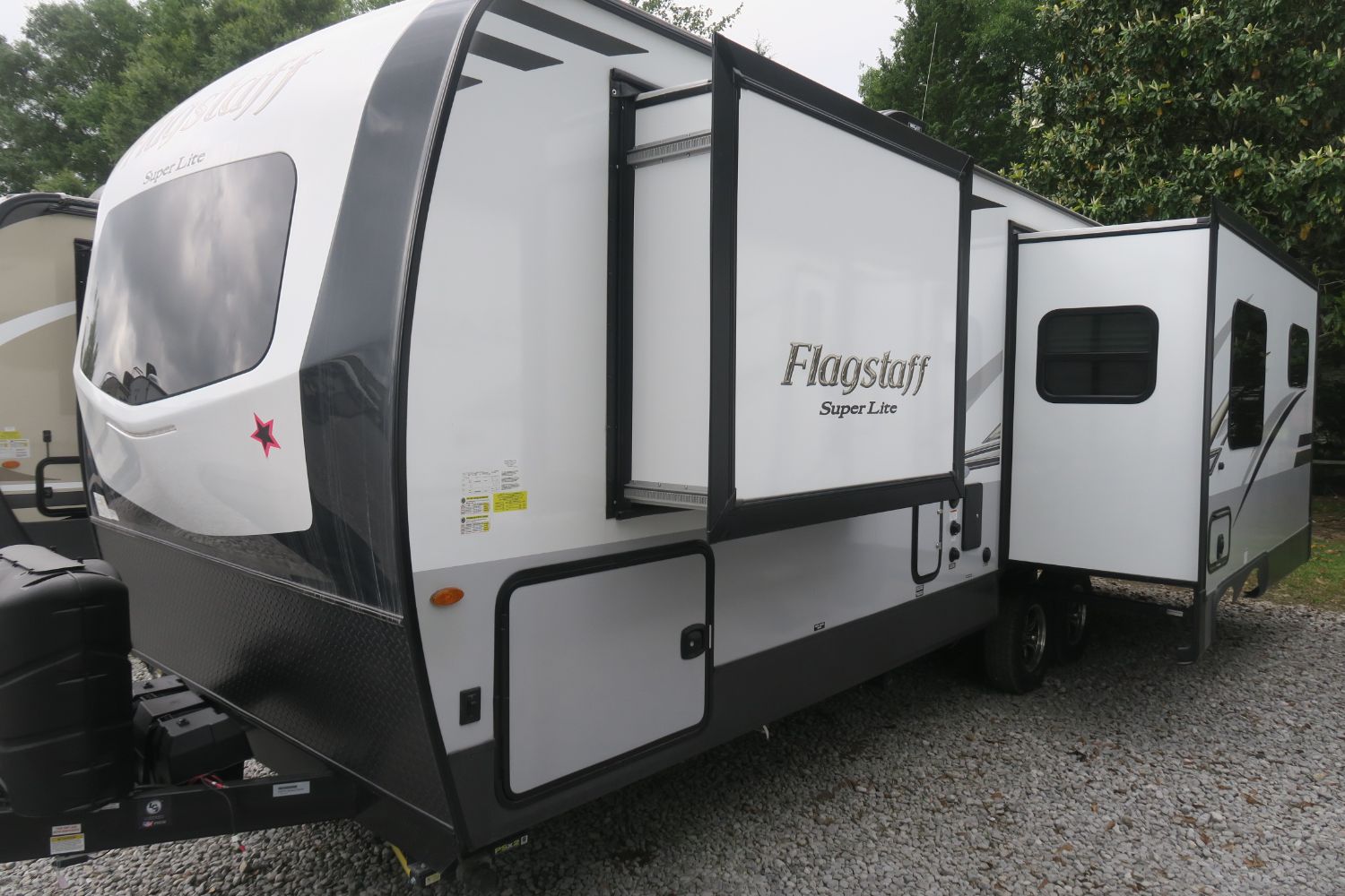 NEW 2019 FLAGSTAFF SUPER LITE 26RLWS - Overview | Berryland Campers