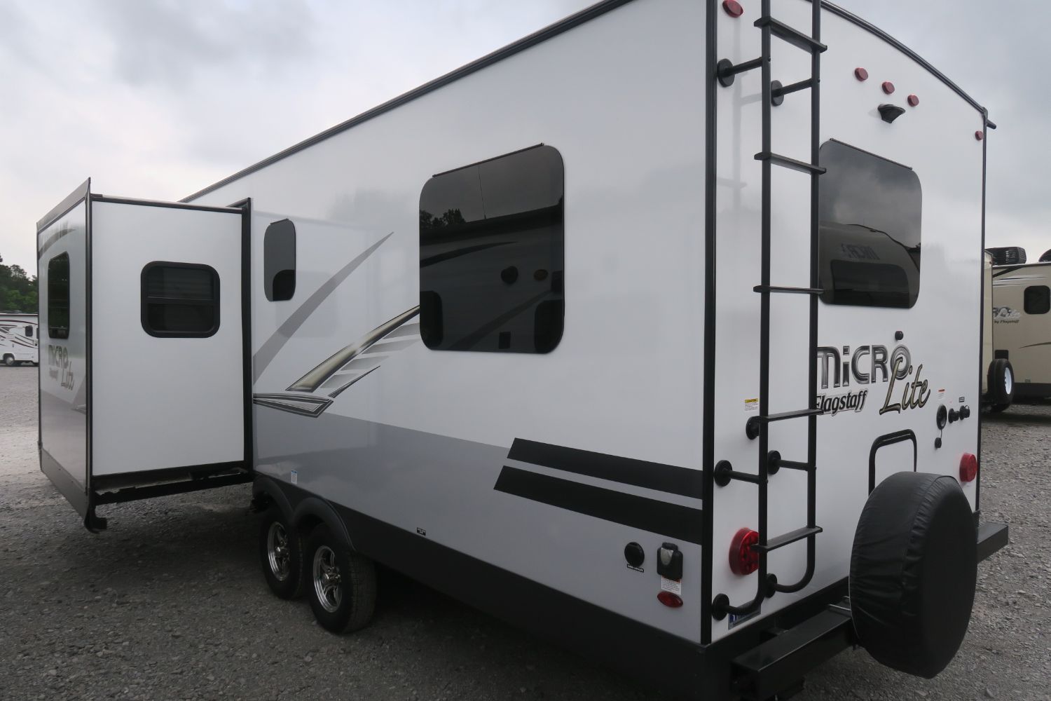 NEW 2020 FLAGSTAFF MICRO LITE 25FKS - Overview | Berryland Campers