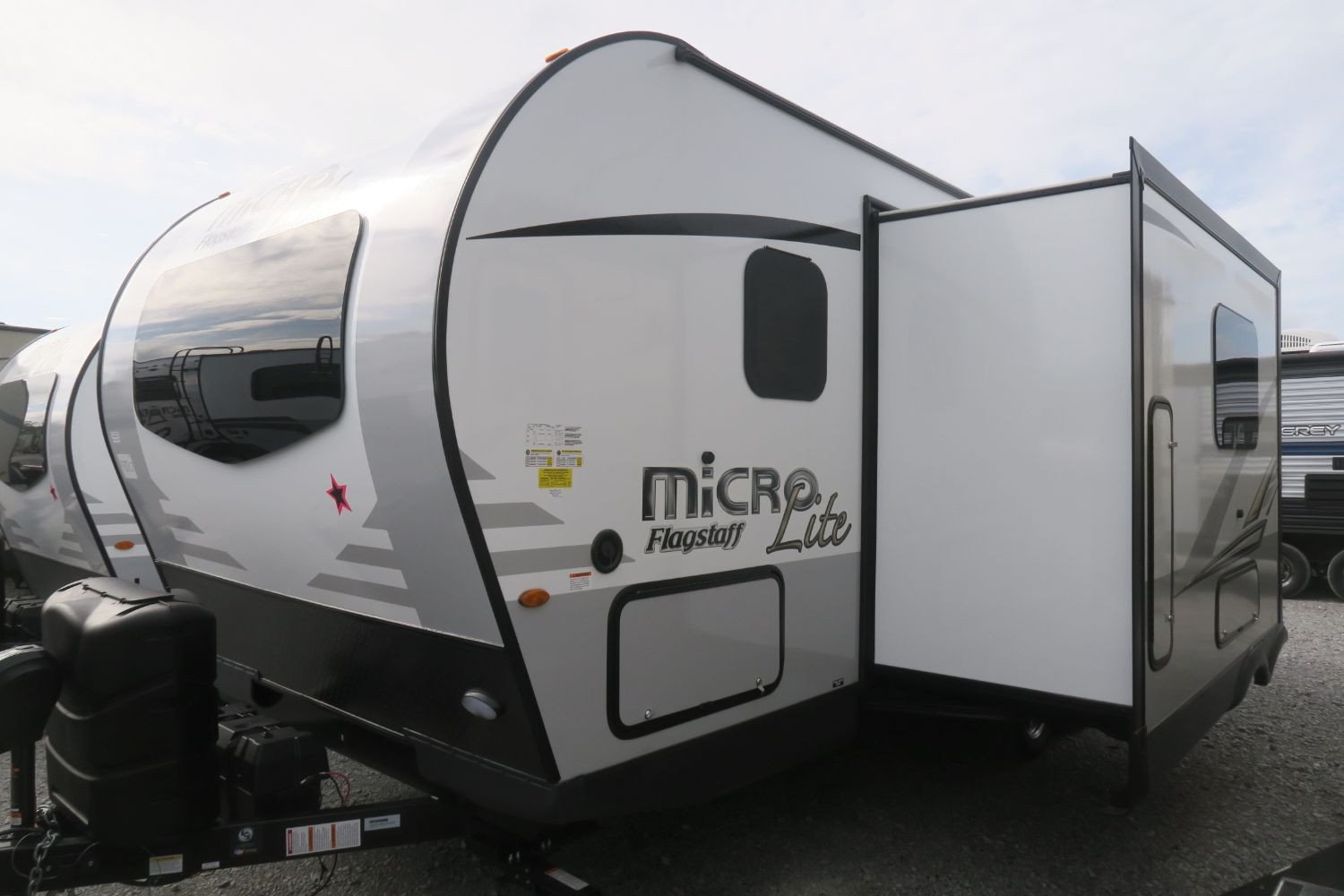 NEW 2020 FLAGSTAFF MICRO LITE 25BDS - Overview | Berryland Campers