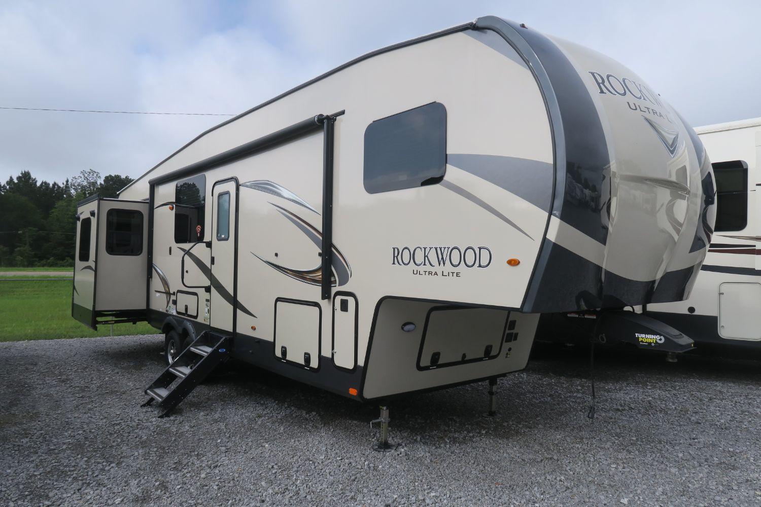 NEW 2020 ROCKWOOD ULTRA LITE 2898KSC - Overview | Berryland Campers