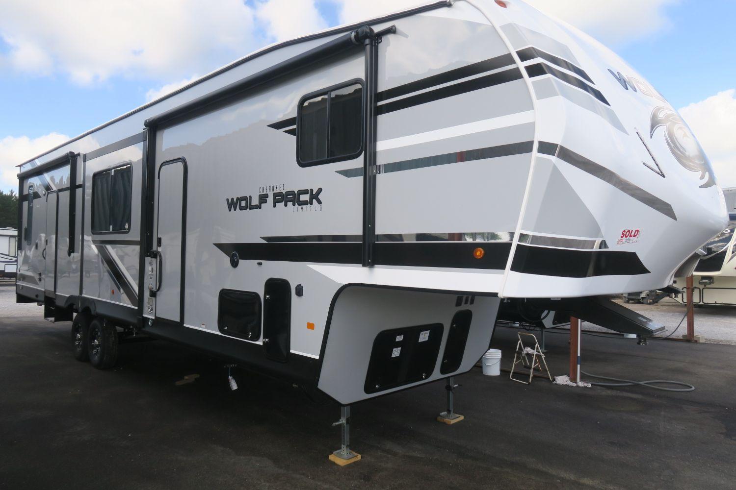 NEW 2020 CHEROKEE WOLF PACK 325PACK13 - Overview | Berryland Campers