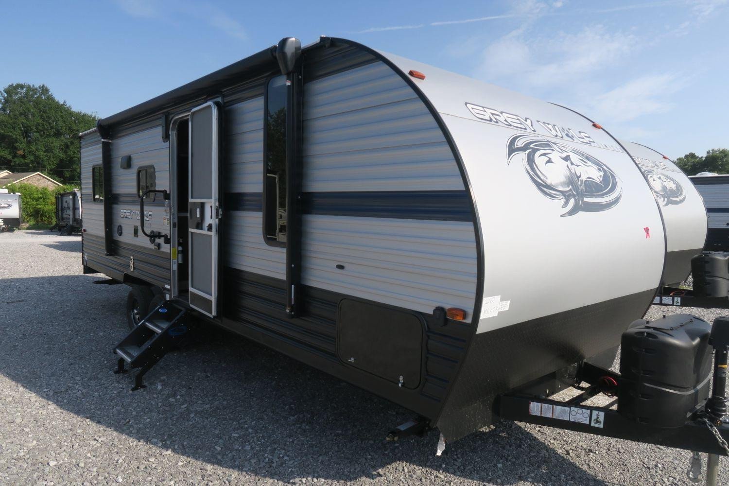 NEW 2020 CHEROKEE WOLF PACK 22RR - Overview | Berryland Campers