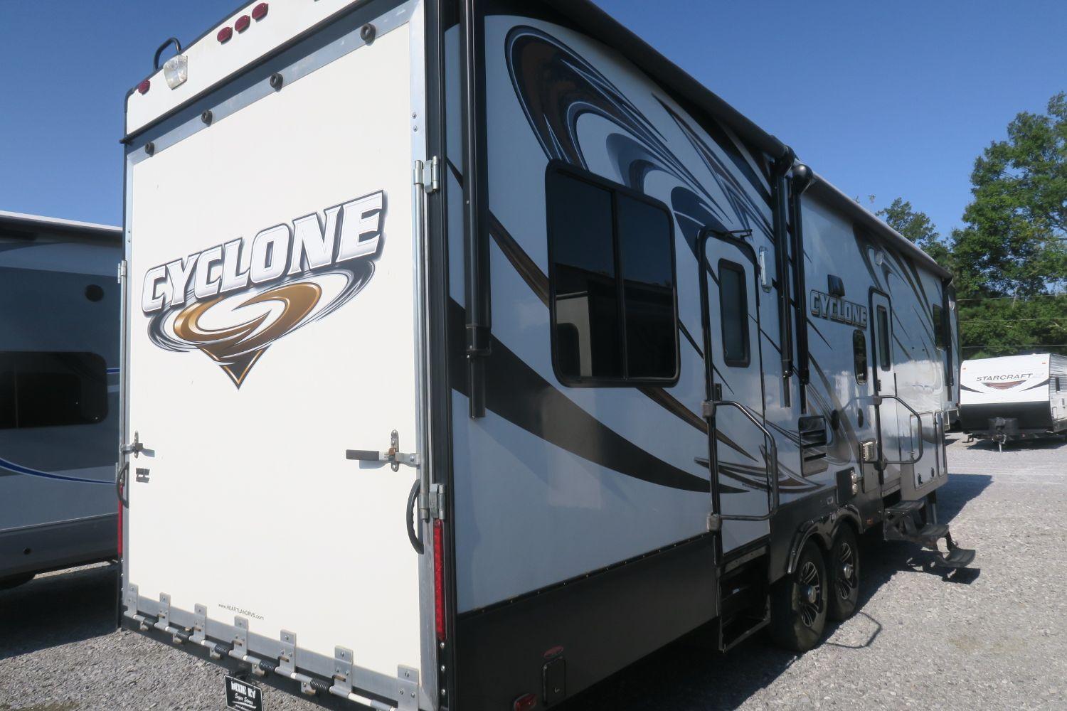USED 2014 CYCLONE 3100 - Overview | Berryland Campers