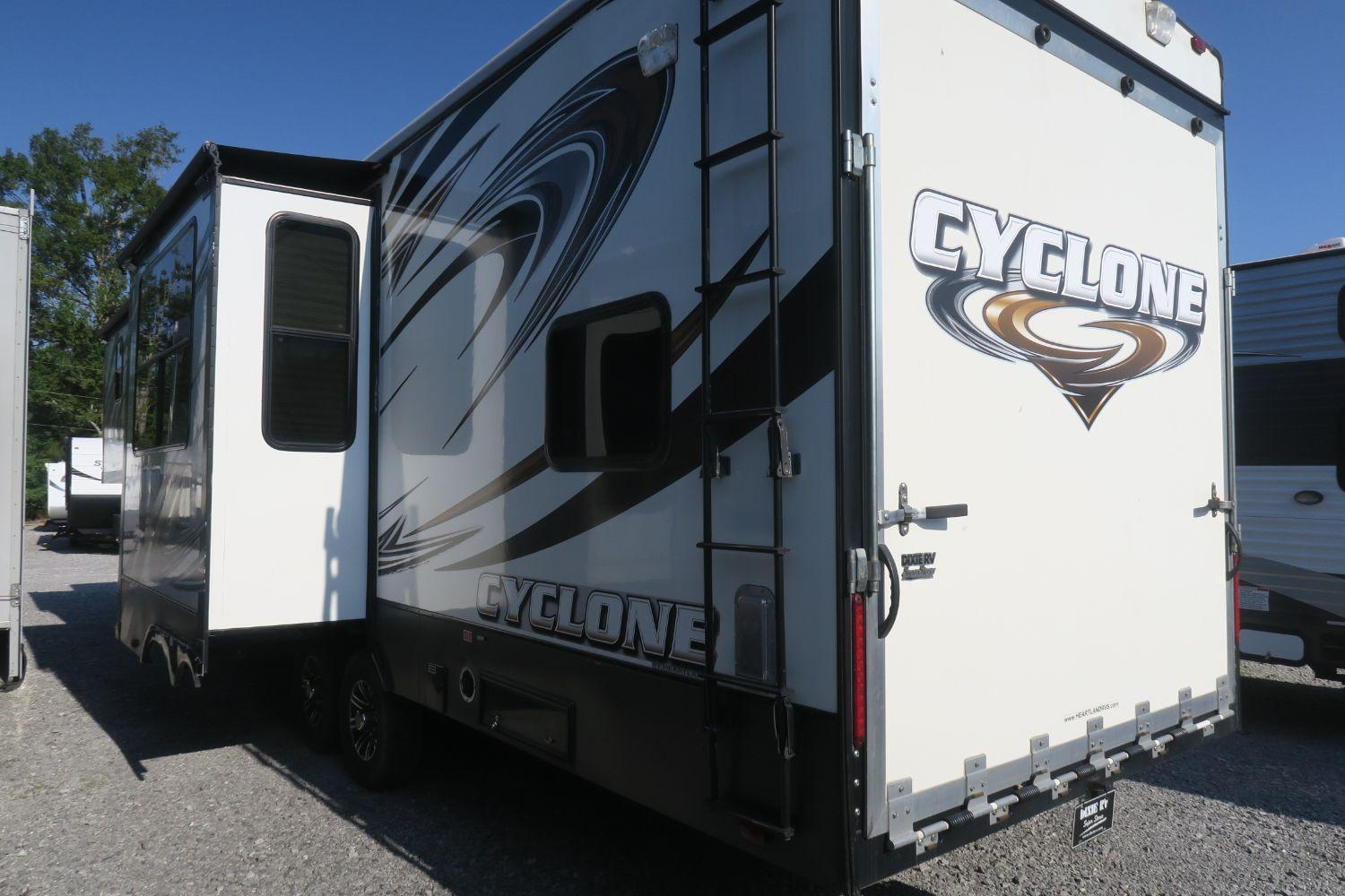 USED 2014 CYCLONE 3100 - Overview | Berryland Campers