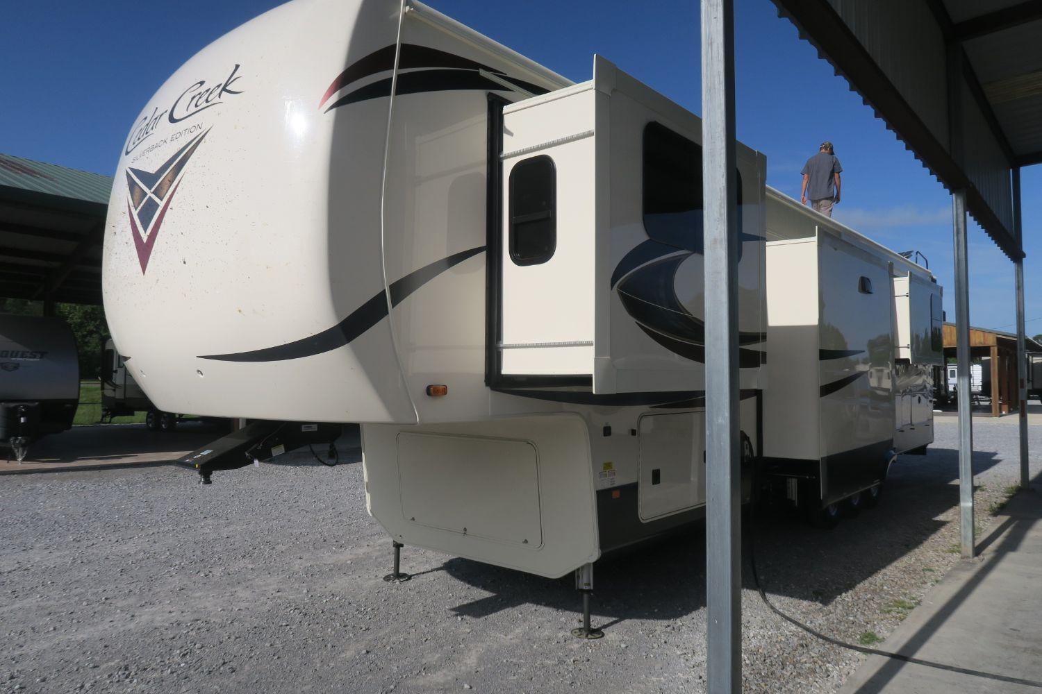 NEW 2020 CEDAR CREEK SILVERBACK EDITION 37RTH - Overview | Berryland ...