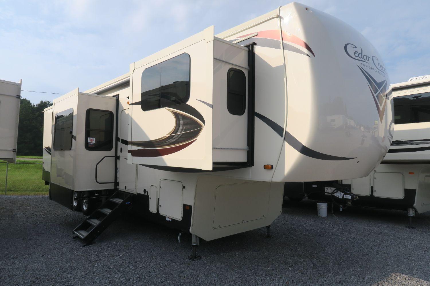 NEW 2020 CEDAR CREEK SILVERBACK EDITION 37FLB - Overview | Berryland ...