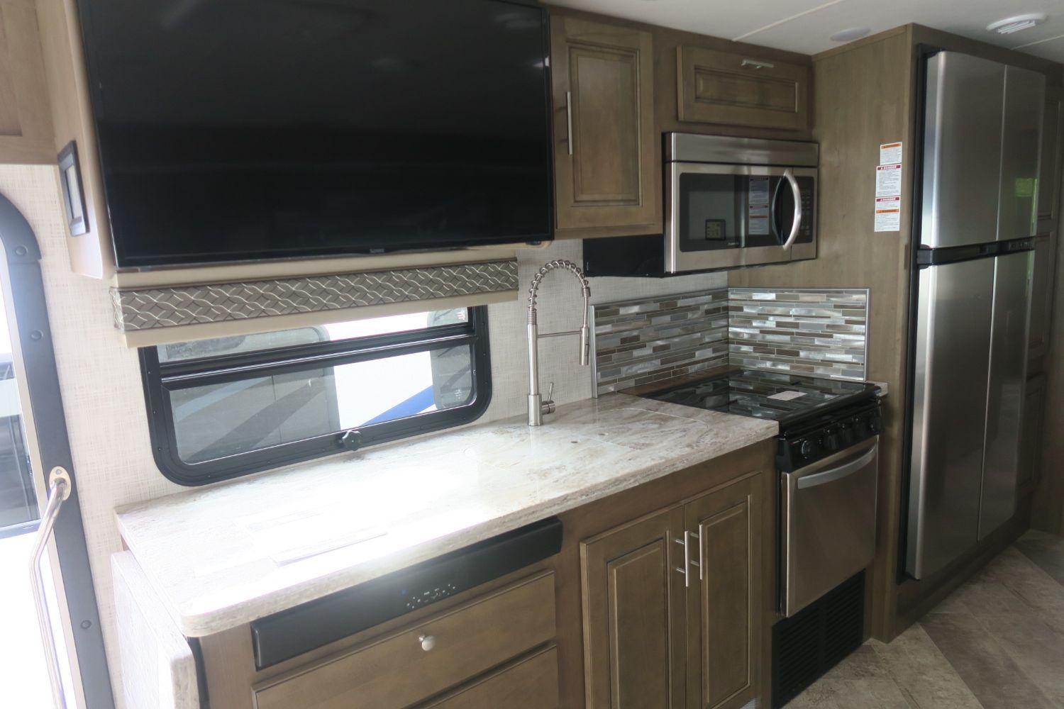 NEW 2020 GEORGETOWN 5 SERIES GT5 31R5 - Overview | Berryland Campers