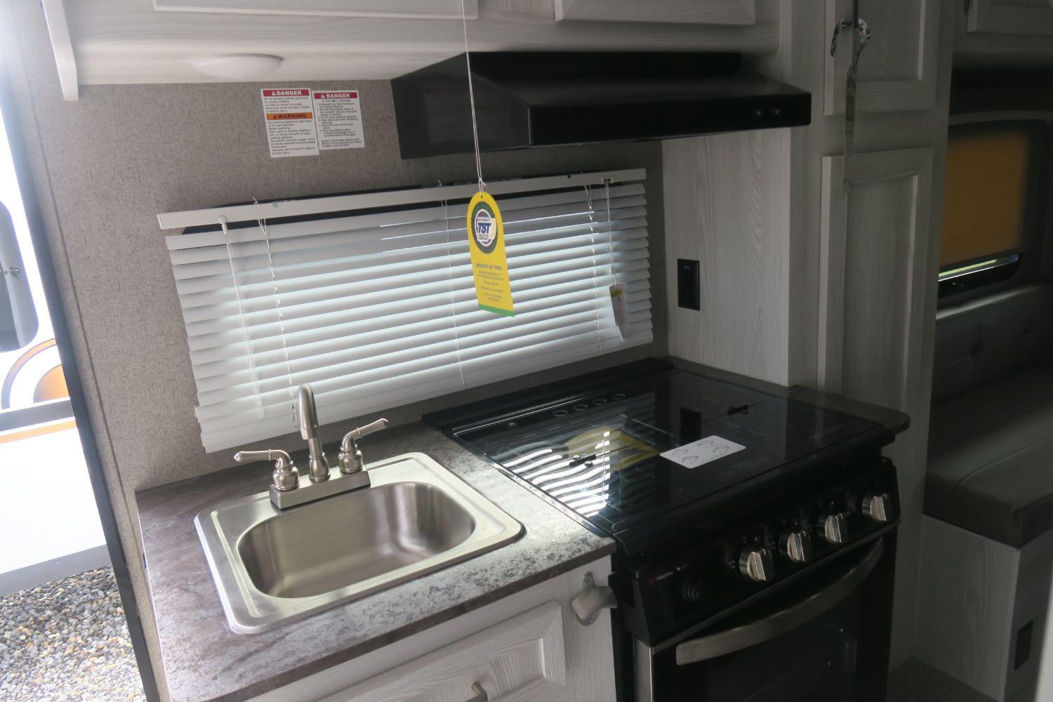 NEW 2020 ROCKWOOD GEO PRO 19RD - Overview | Berryland Campers