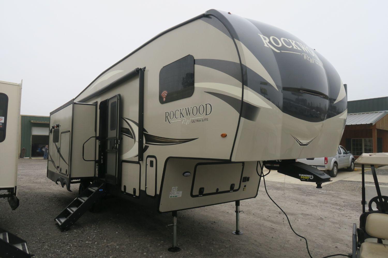 NEW 2020 ROCKWOOD SIGNATURE ULTRA LITE 2882S - Overview | Berryland Campers
