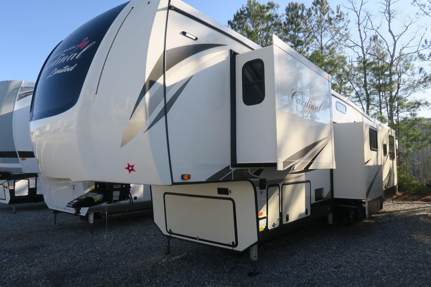 NEW 2020 CARDINAL LIMITED 377MBLE - Overview | Berryland Campers