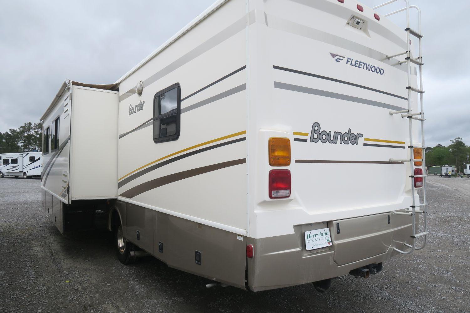 USED 2005 BOUNDER 35E - Overview | Berryland Campers