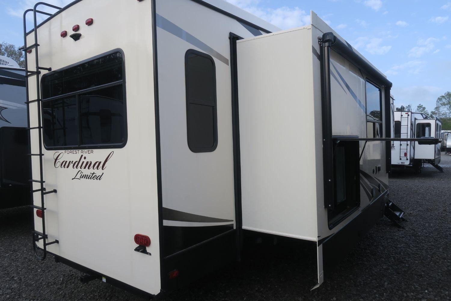 NEW 2020 CARDINAL LIMITED 377MBLE - Overview | Berryland Campers