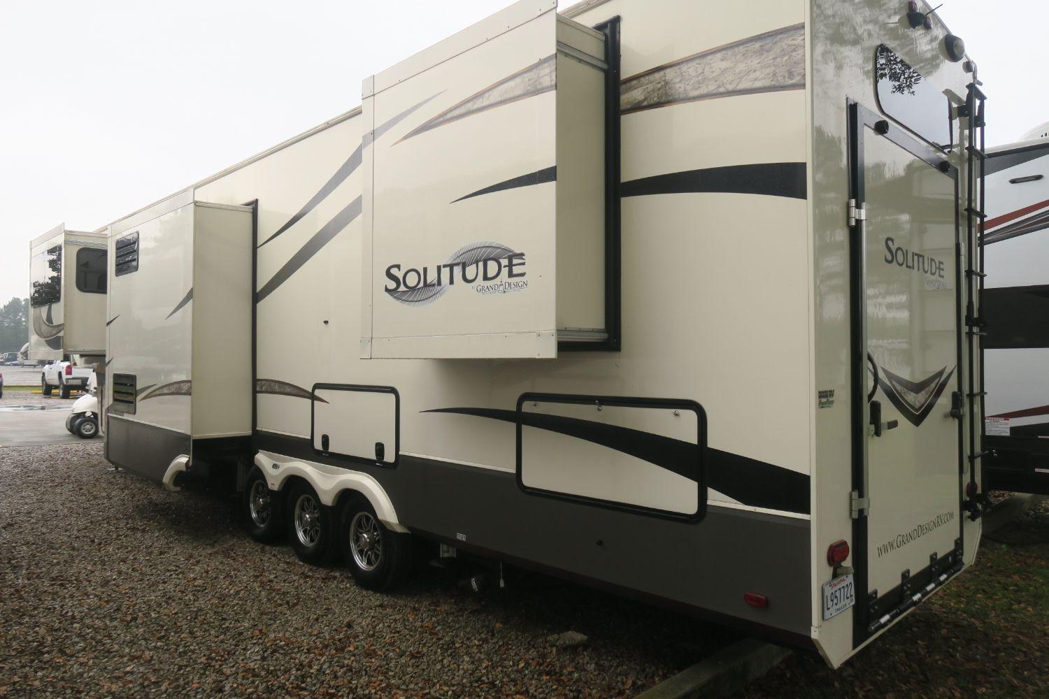 USED 2017 SOLITUDE 374TH - Overview | Berryland Campers