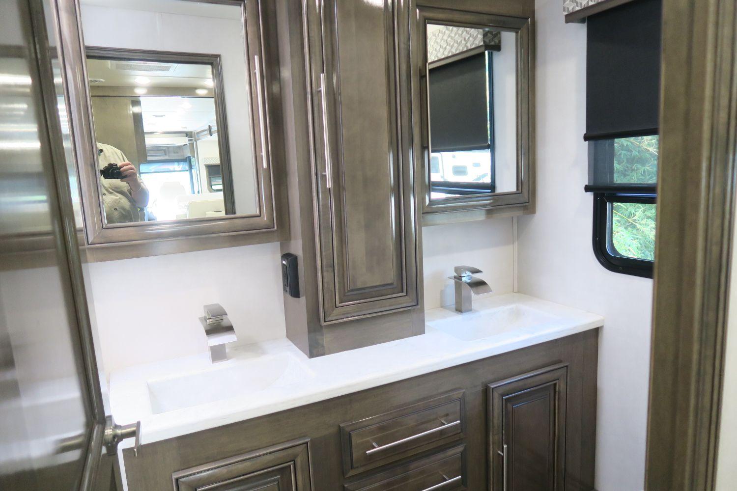 NEW 2021 GEORGETOWN 7 SERIES GT7 36D7 - Overview | Berryland Campers