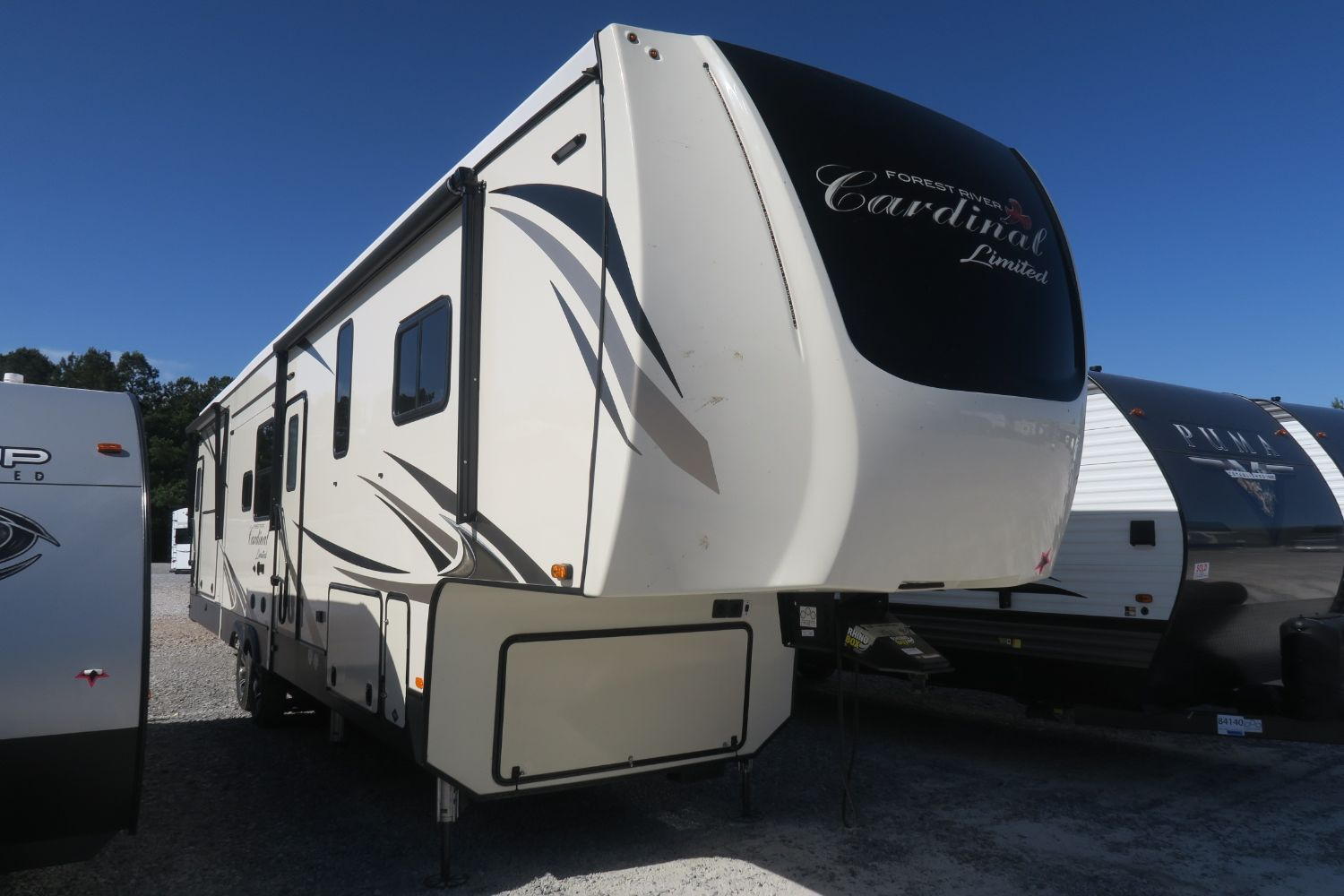 NEW 2021 CARDINAL LIMITED 383BHLE - Overview | Berryland Campers