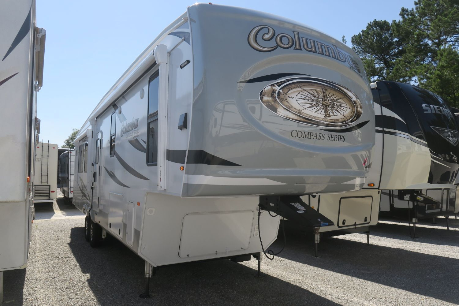 New Palomino Columbus Compass Fifth Wheel Towables | Berryland Campers