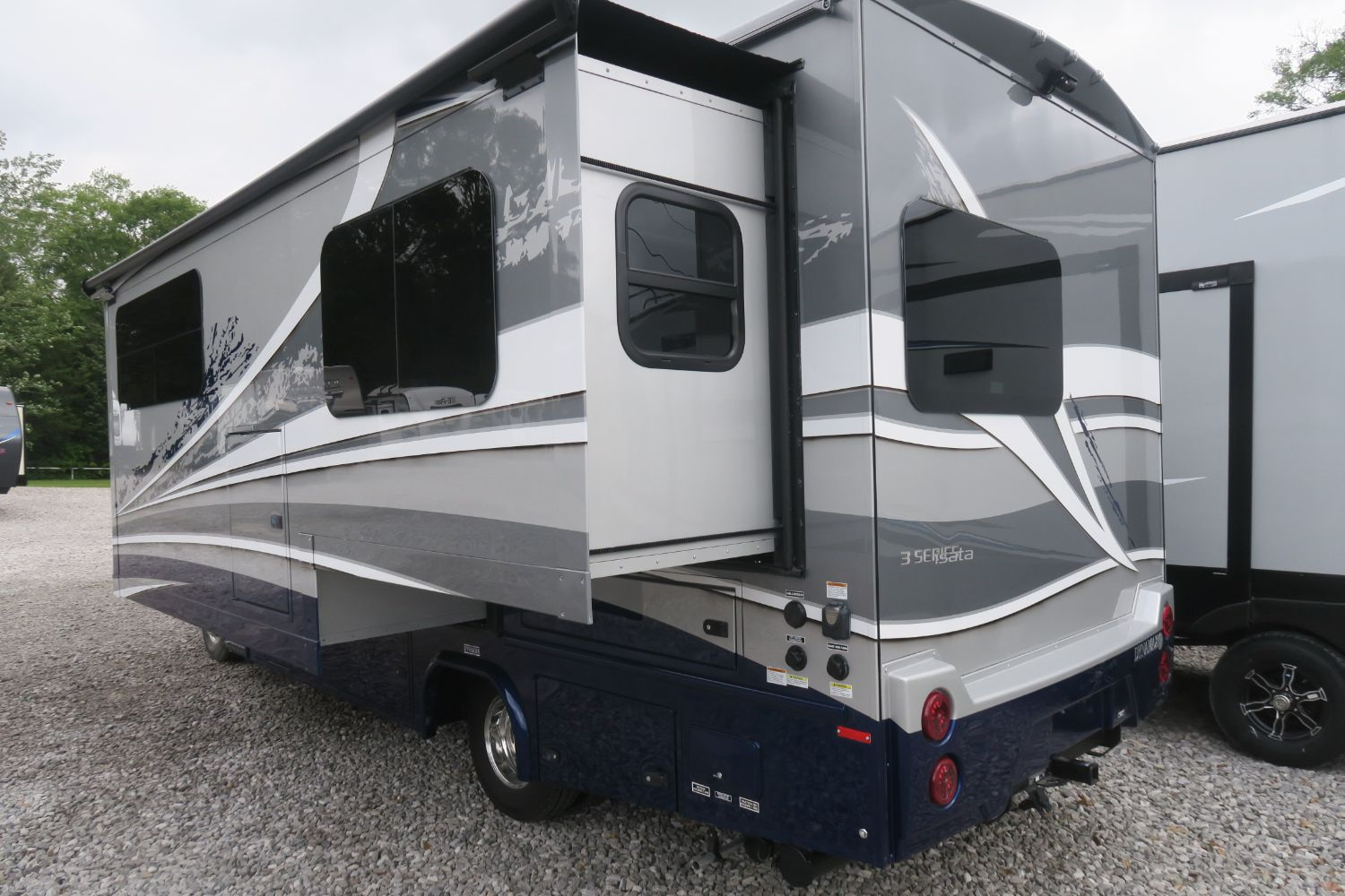NEW 2021 ISATA 3 SERIES 24FW - Overview | Berryland Campers