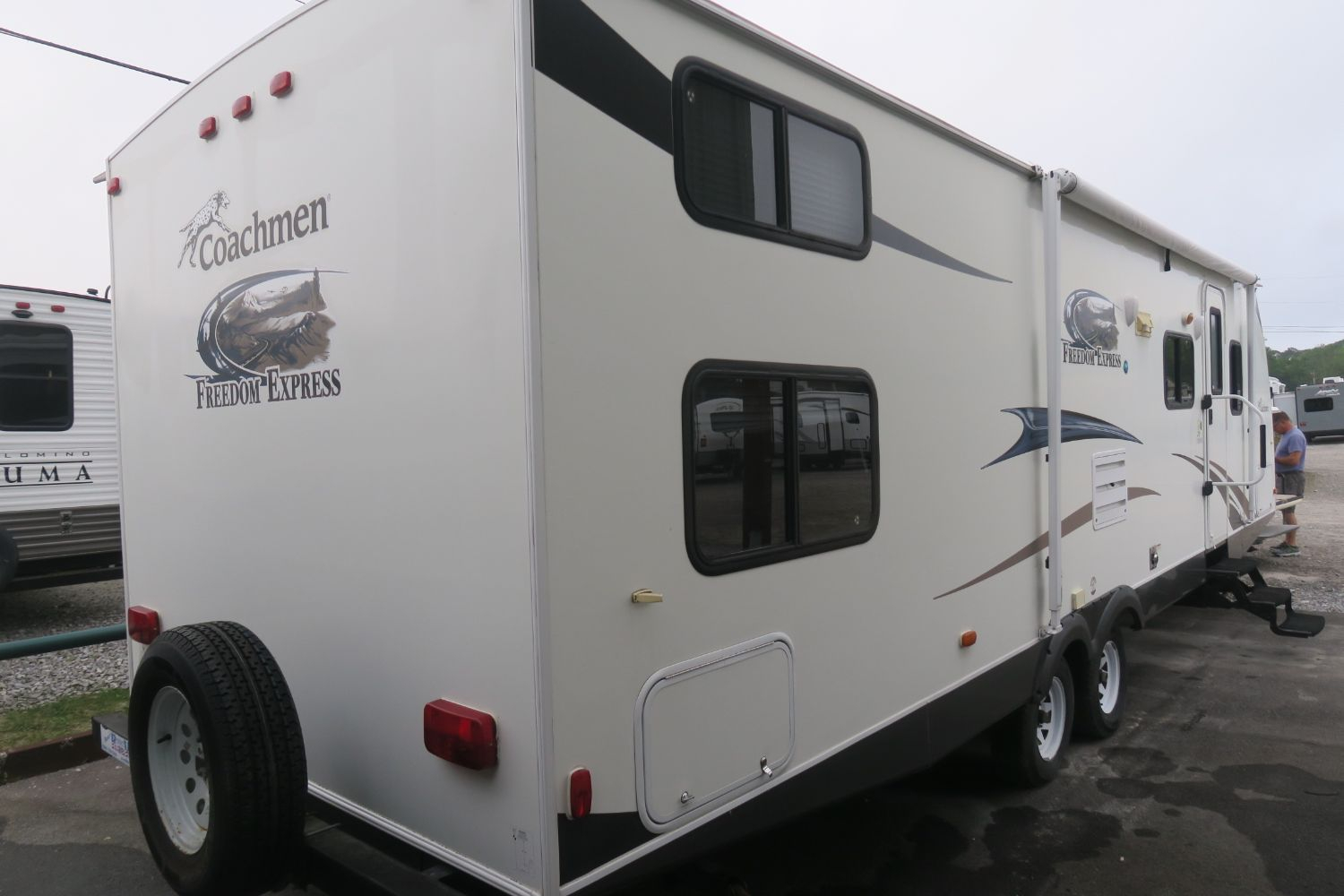 USED 2013 FREEDOM EXPRESS 29SE - Overview | Berryland Campers