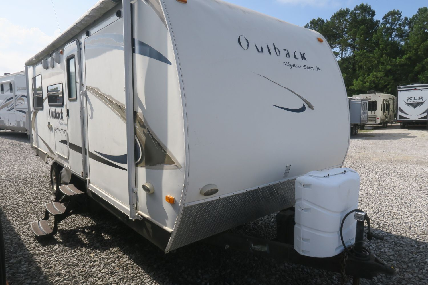 USED 2010 OUTBACK 230RS - Overview | Berryland Campers