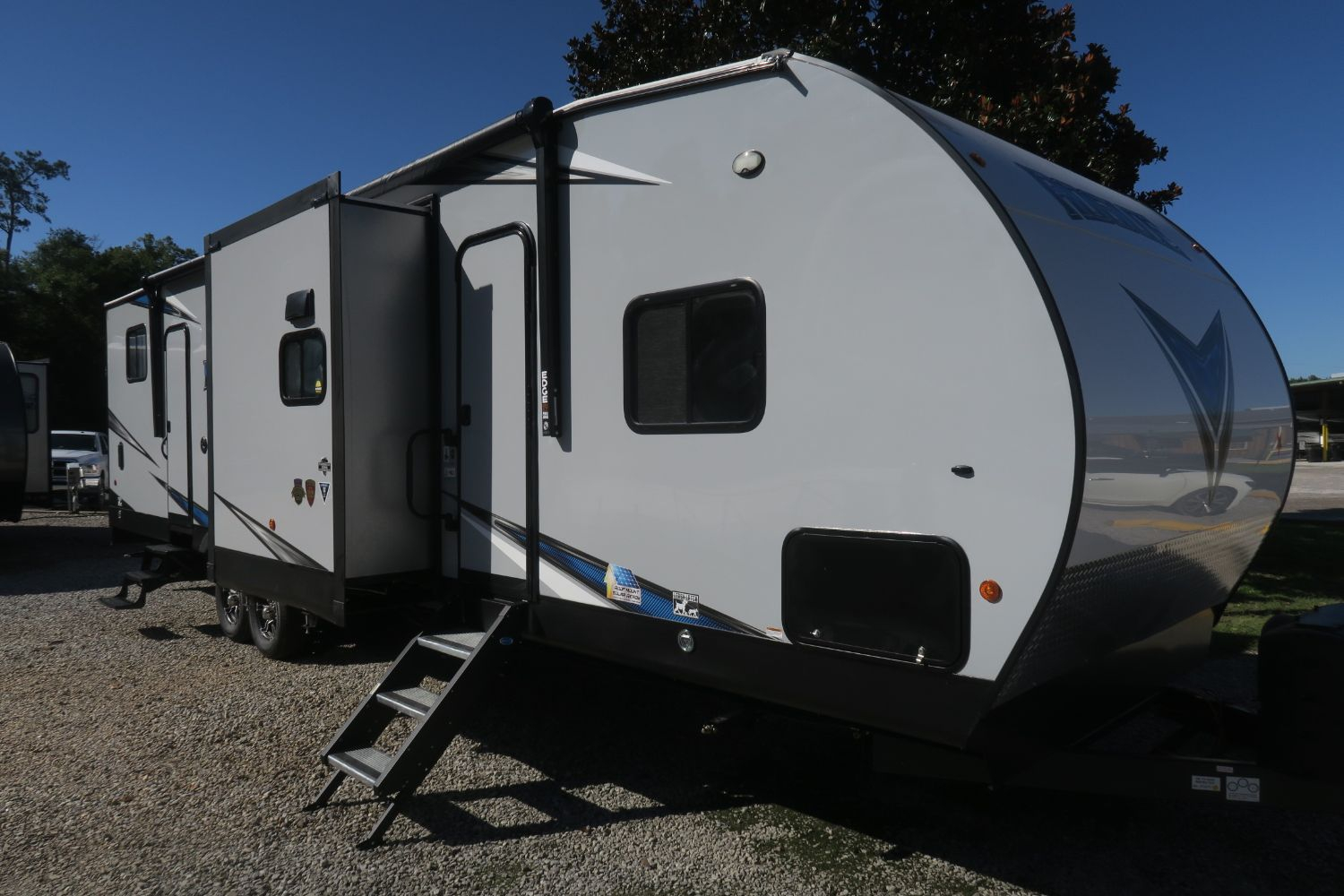 NEW 2021 ROGUE 32V - Overview | Berryland Campers