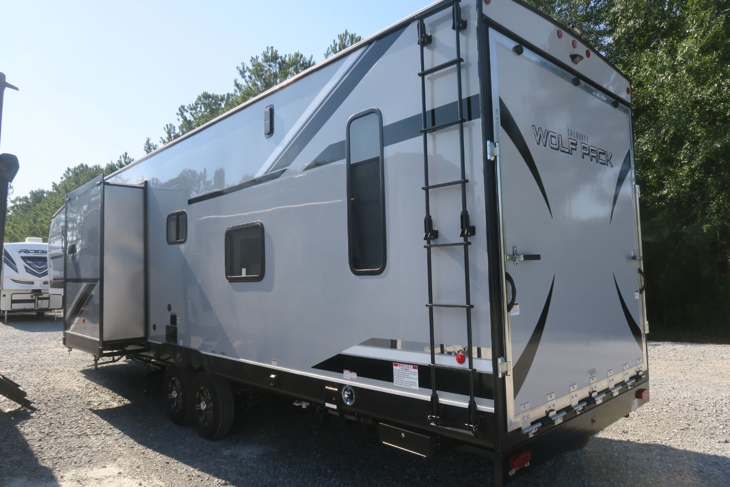 NEW 2021 CHEROKEE WOLF PACK 325PACK - Overview | Berryland Campers